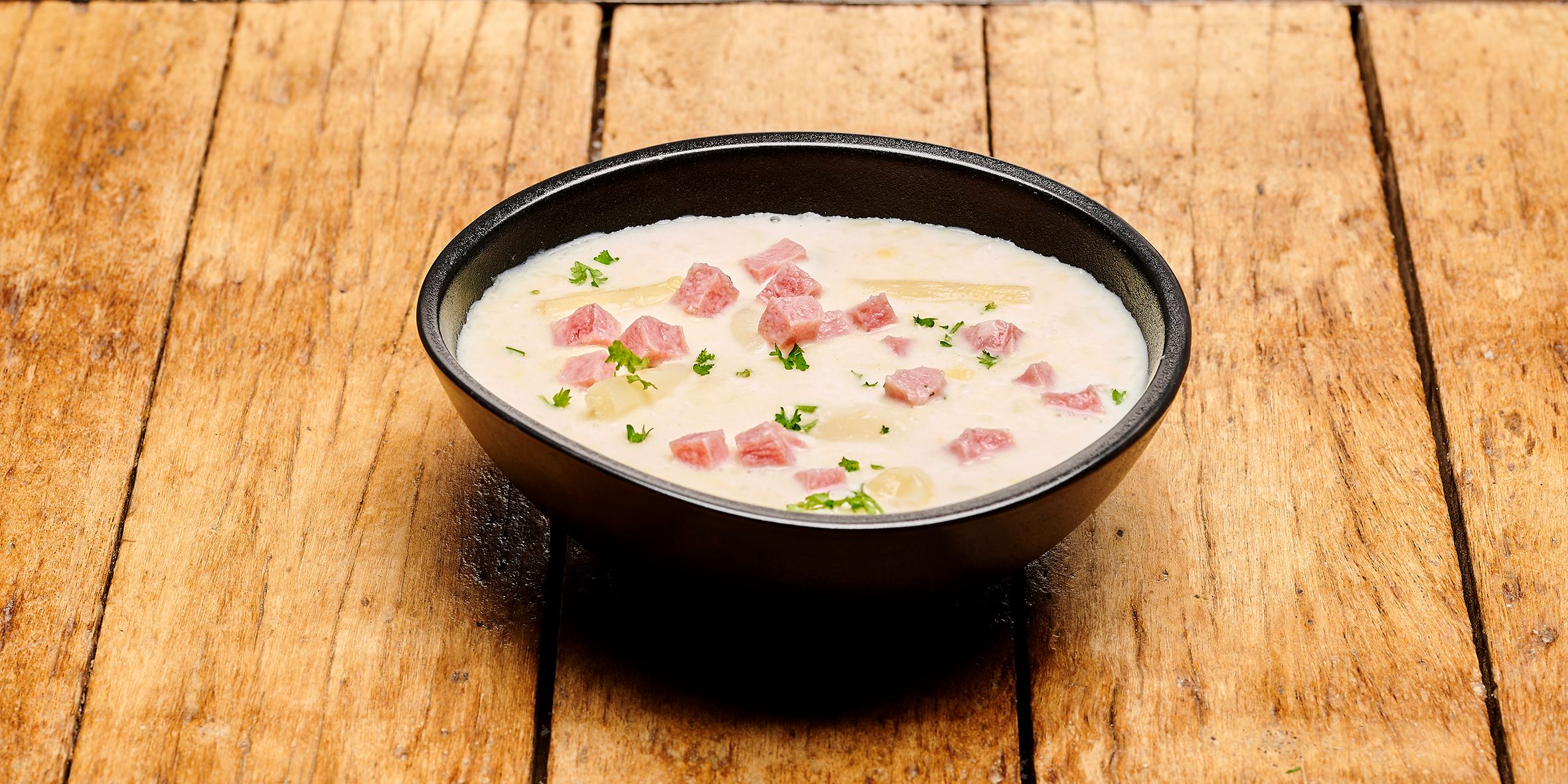 Aspergesoep met hamblokjes | Uitgekookt