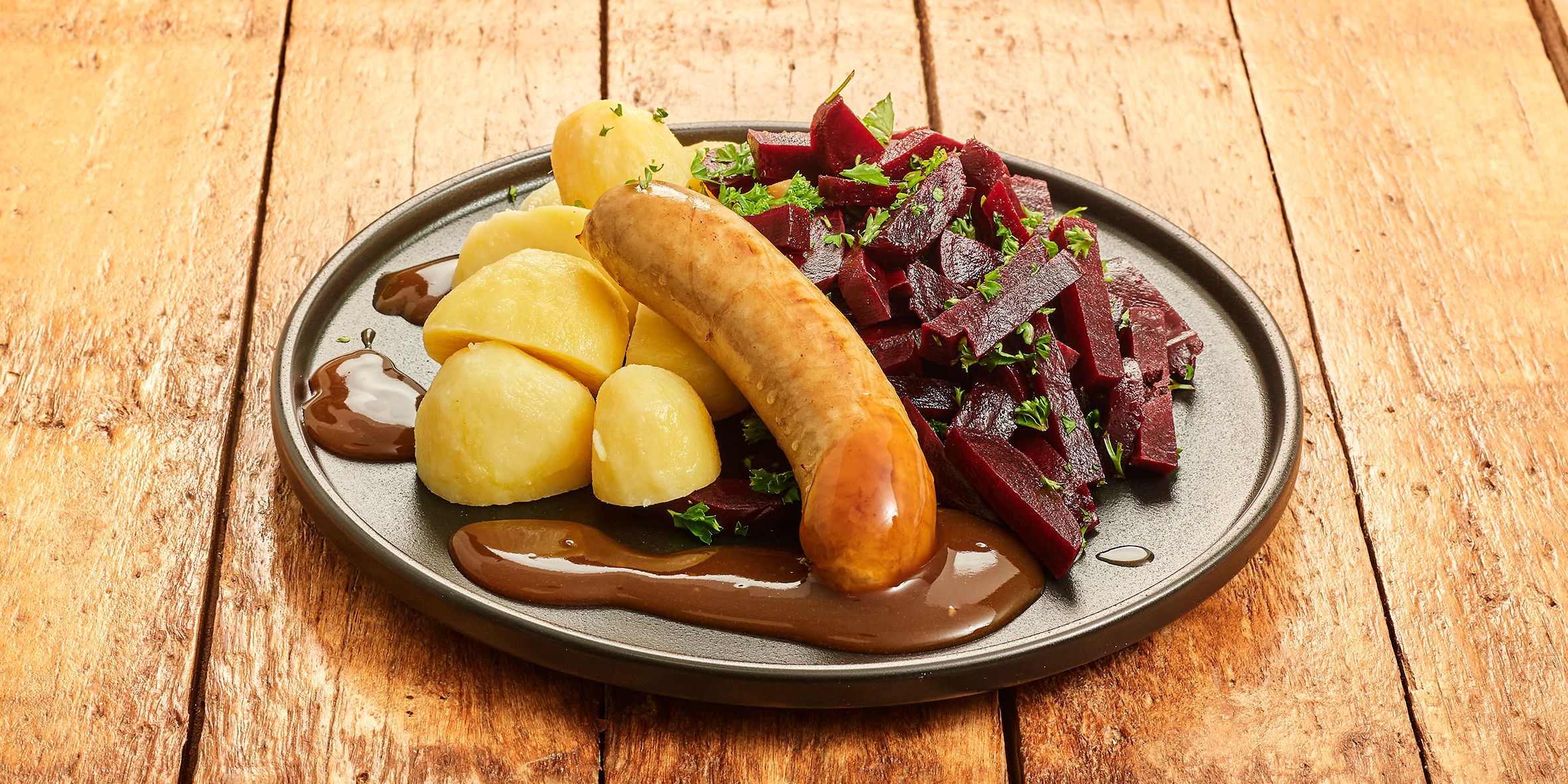 Gebraden worst met aardappelen en bietjes | Uitgekookt